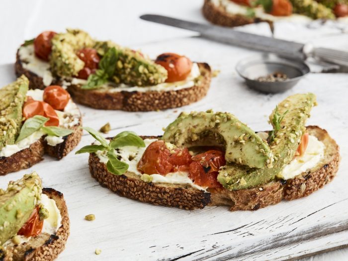 Smashed avo & haloumi fritters - Australian Avocados